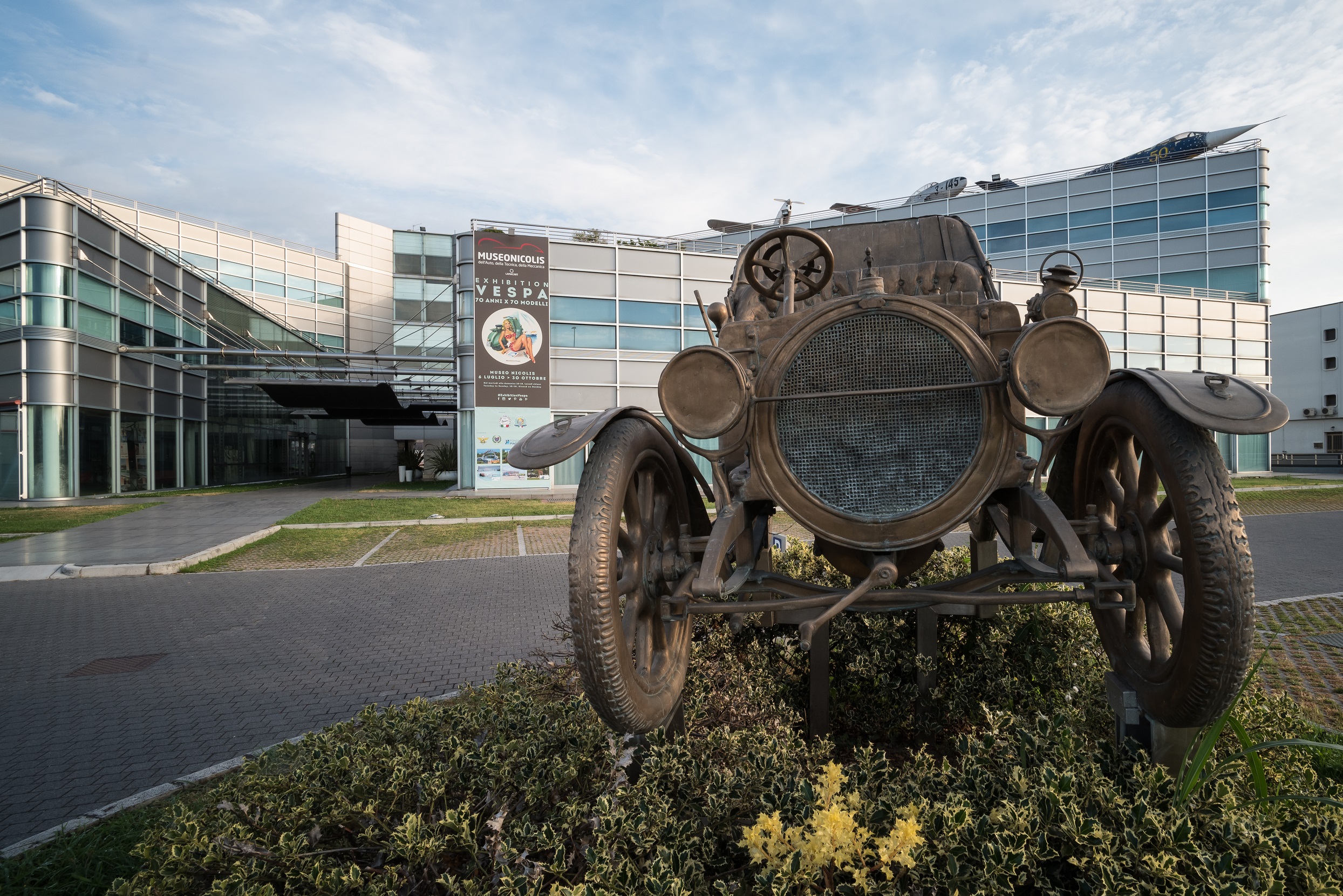 Museo Nicolis, edificio scutura Cottereau, ph. Thomas Nicolis - Museo ...